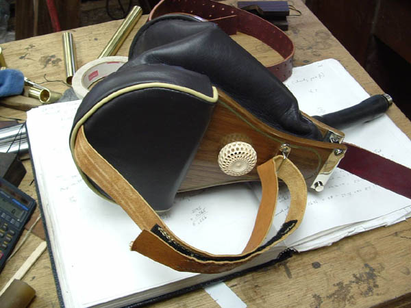 bellows with hinge - Uilleann Pipes - Chiff & Fipple